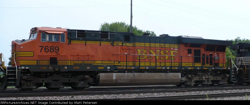 BNSF 7689
